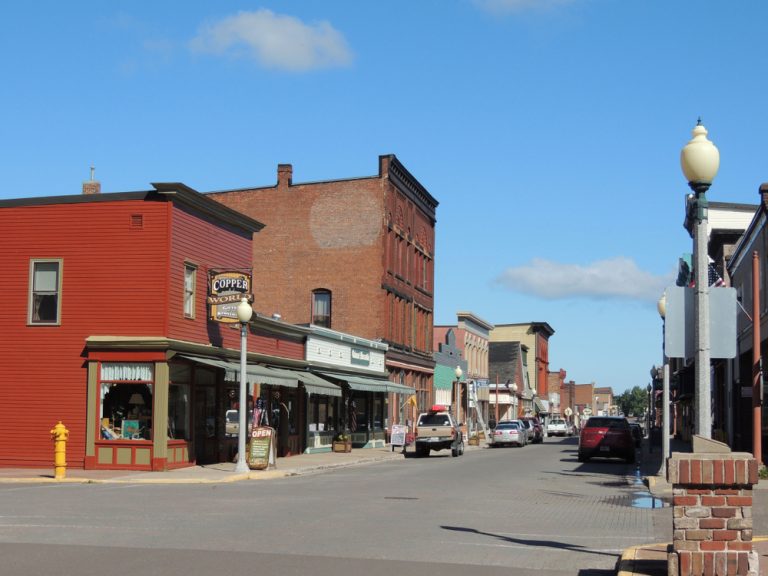 Things To Do In The UP: 16 Experiences Not To Miss - Midwest Explored