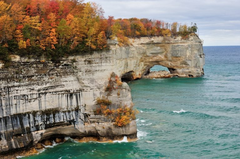 12 Best Places To Experience Fall In Michigan - Midwest Explored