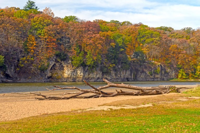 12 Best Places To Experience Fall In The Midwest - Midwest Explored