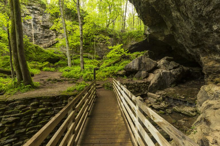 15 Scenic Trails for Hiking in the Midwest - Midwest Explored