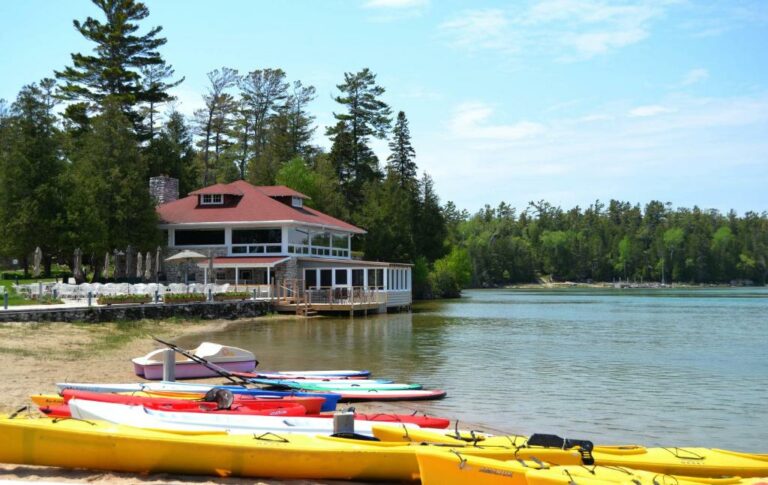 14 Best Resorts In Door County WI For Your Bucket List - Midwest Explored