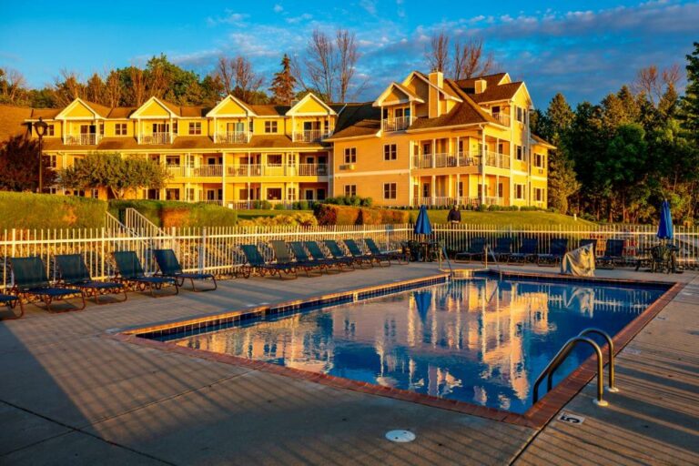 14 Best Resorts In Door County WI For Your Bucket List - Midwest Explored