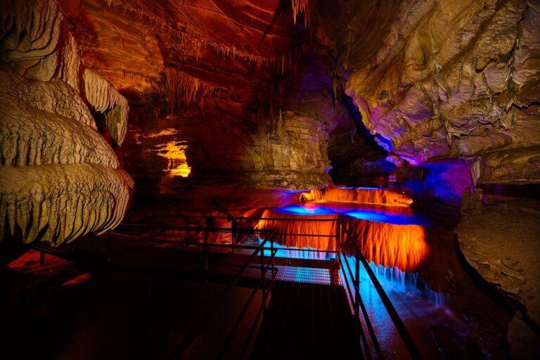 7 Caverns & Caves In Indiana For You To Explore - Midwest Explored
